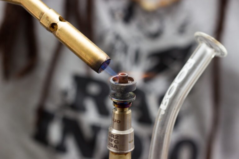 What Are the Side Effects of Smoking Dabs?