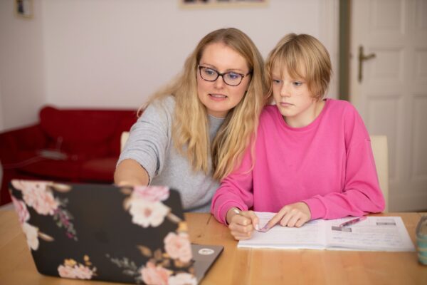 4 Tips for Long Distance Co-Parenting Between Parents Living in ...