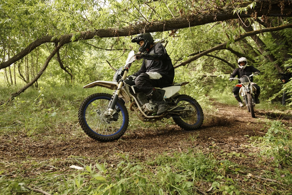 Buying a Dirt Bike: Is It Better to Go New or Pre-owned?
